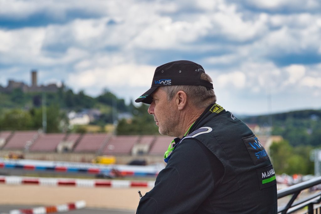 Er verdoppelt die Spende – Rennfahrer und Firmenchef Kurt Strube hilft ...