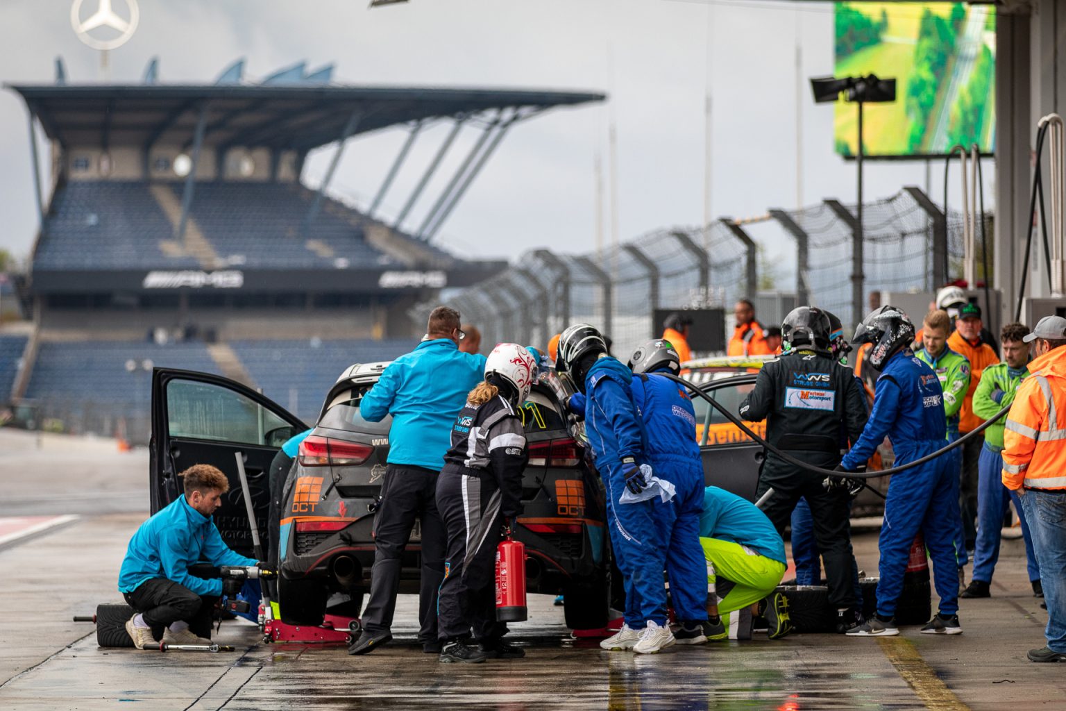 12 Stunden Rennen am Nürburgring trotz Ausfall für Mertens Motorsport ...
