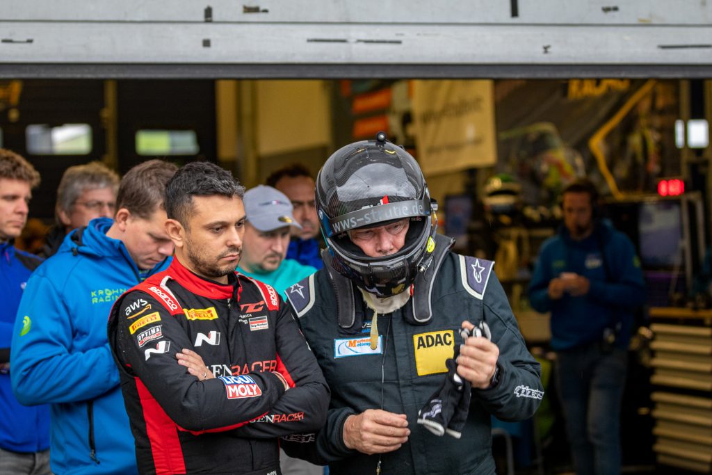 12 Stunden Rennen am Nürburgring trotz Ausfall für Mertens Motorsport ...